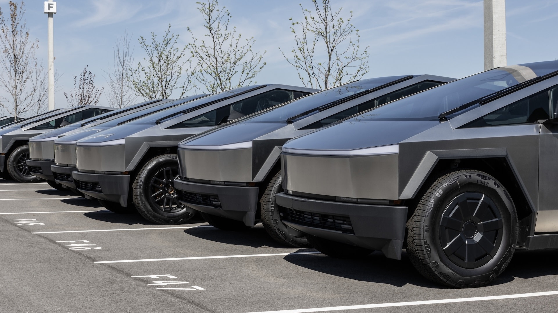 Elon Musk's SpaceX purchases over 1,000 Cybertrucks as demand plummets ...