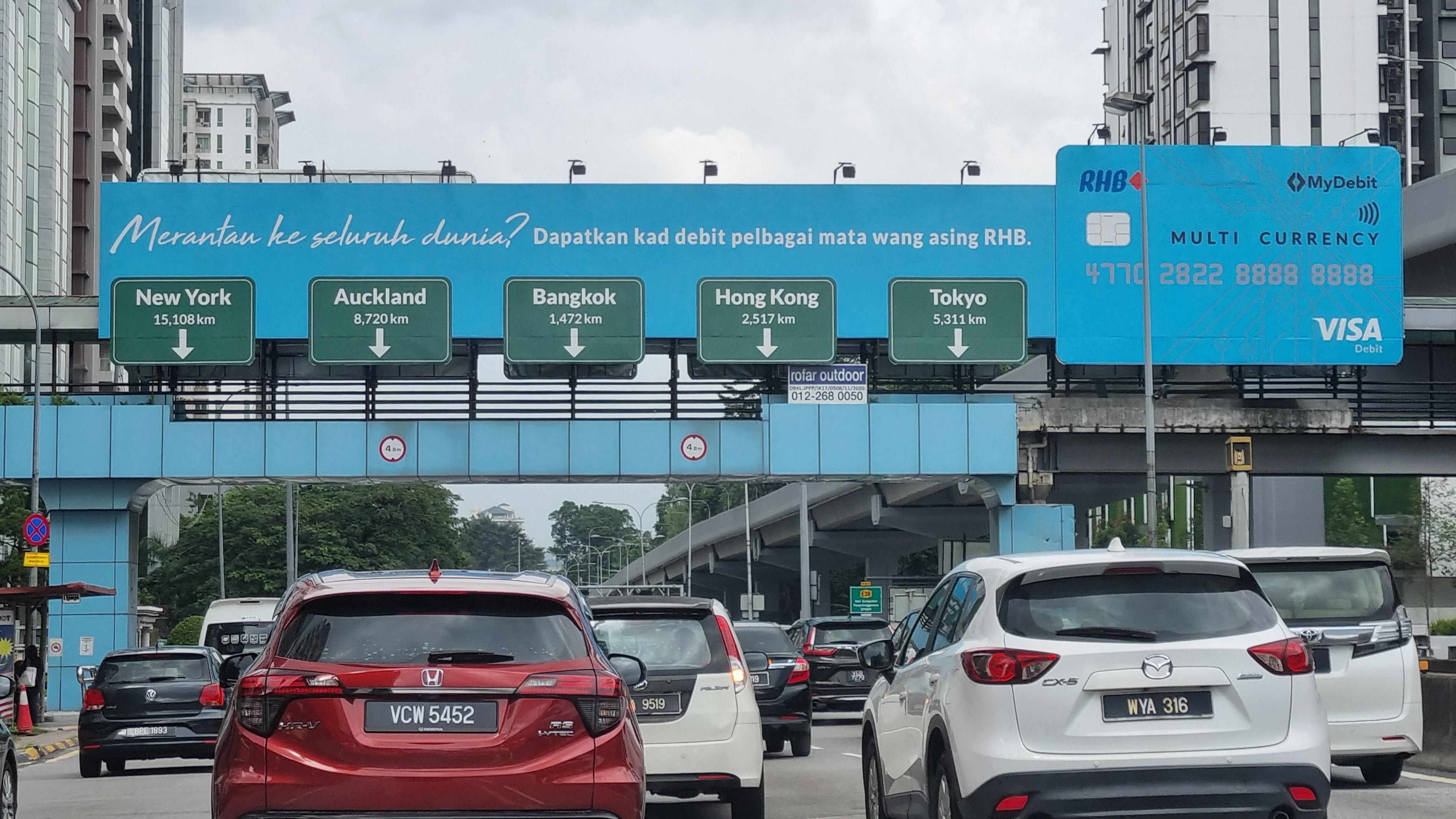 Driver shares photo after noticing obnoxious trend along city highway ...