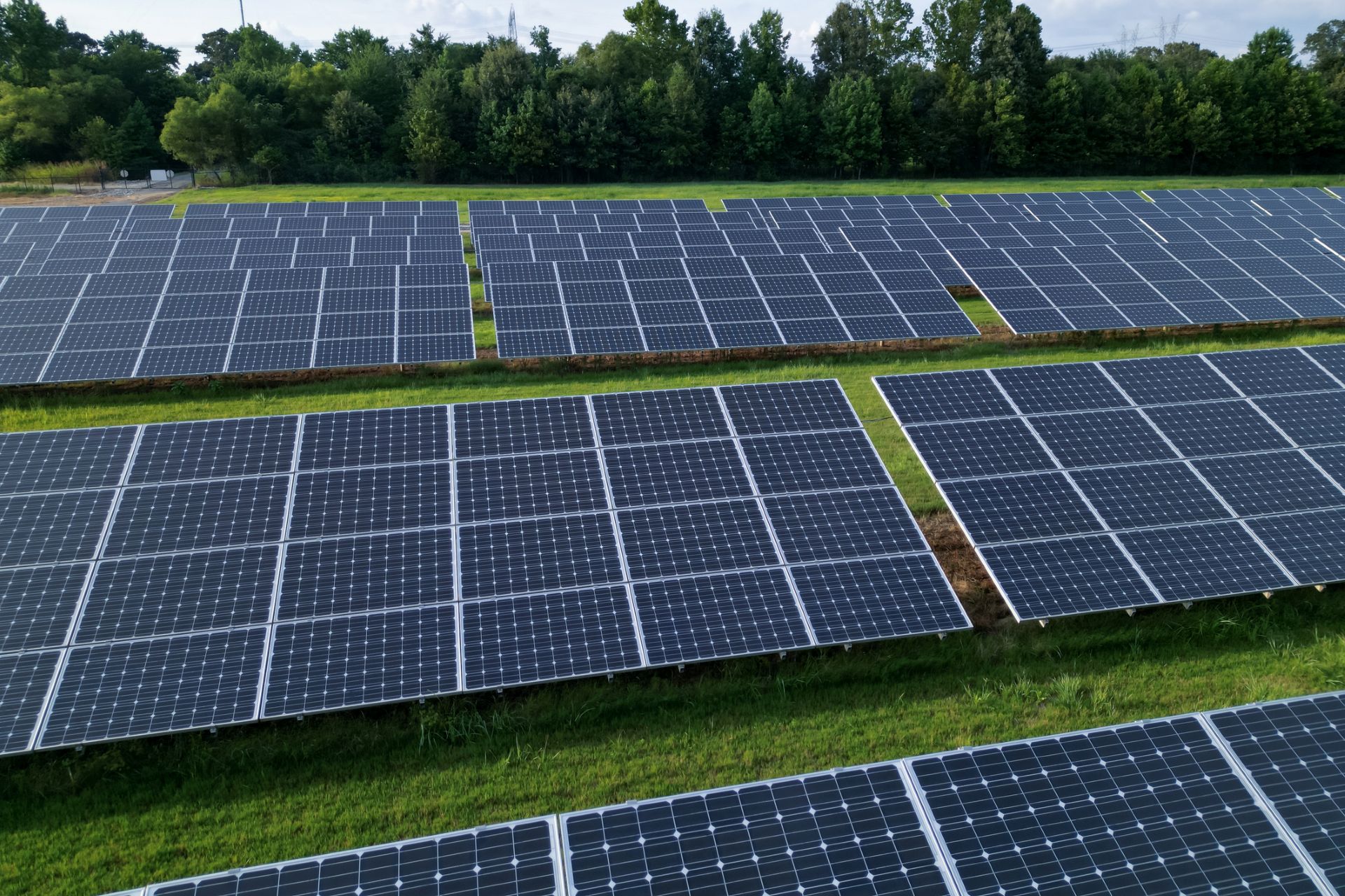 New study finds most large US solar farms move ahead with surprisingly ...