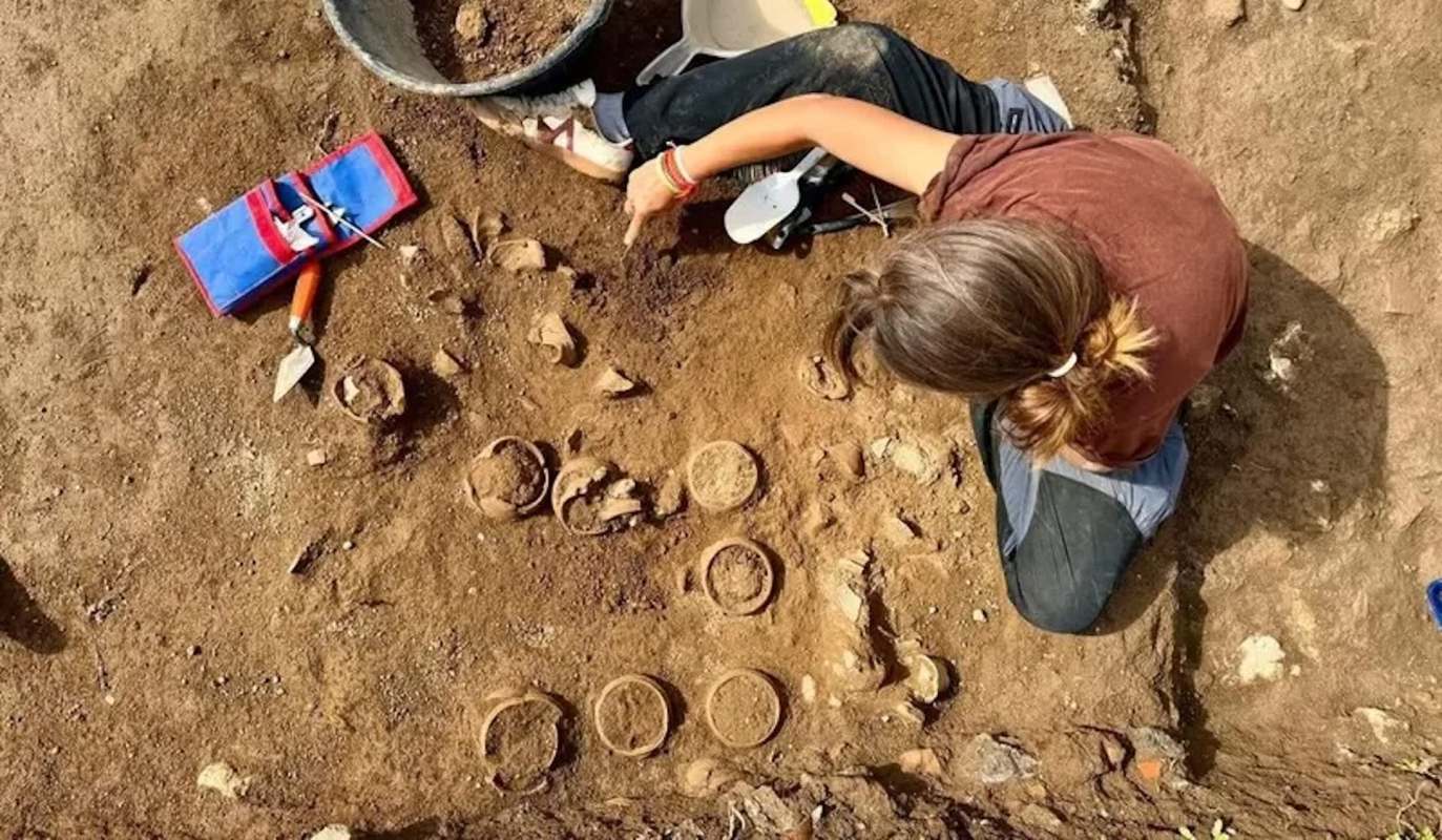 Archaeologists uncover buried chamber at Hadrian's Villa that may be ...